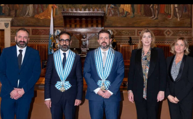 Accreditato S.E. Mme Anne EASTWOOD in qualità di Ambasciatore